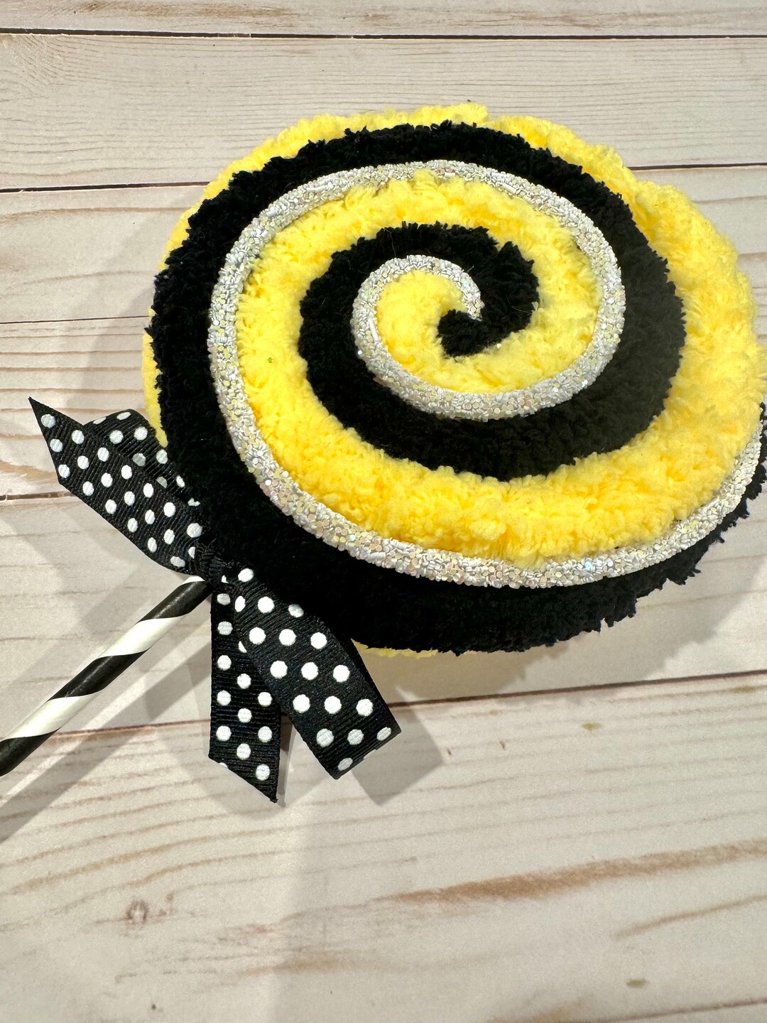 Bee Lollipop, Bee Wreath Attachment, Photo Prop, Tree Decoration, Yarn ...