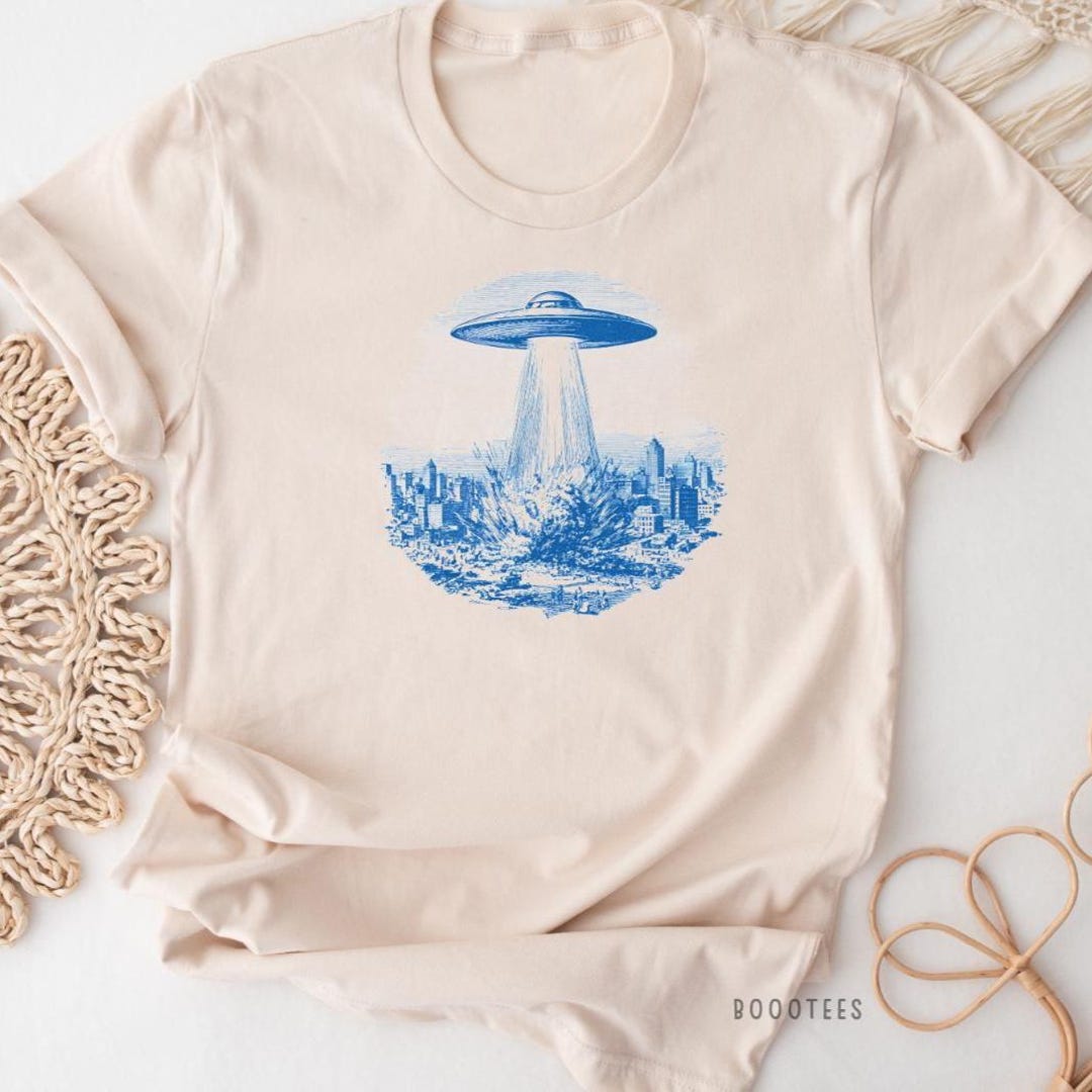 Funny Alien UFO Laser Attack Graphic T-shirt: Cryptid Cryptozoology ...