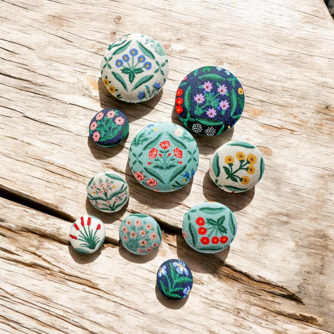 Wildflower Buttons: Sewing Embellishments for Crafts, Scrapbooking ...
