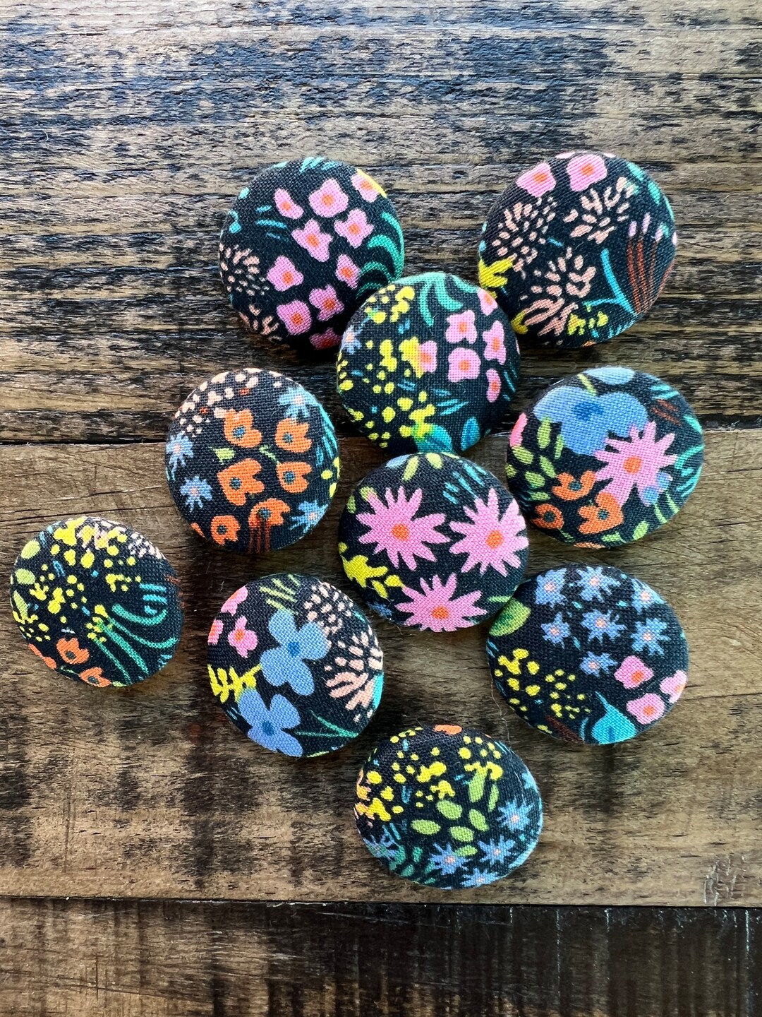 Mixed Wildflower Buttons, Sewing Button Lots, Handcrafted Flower Fabric ...