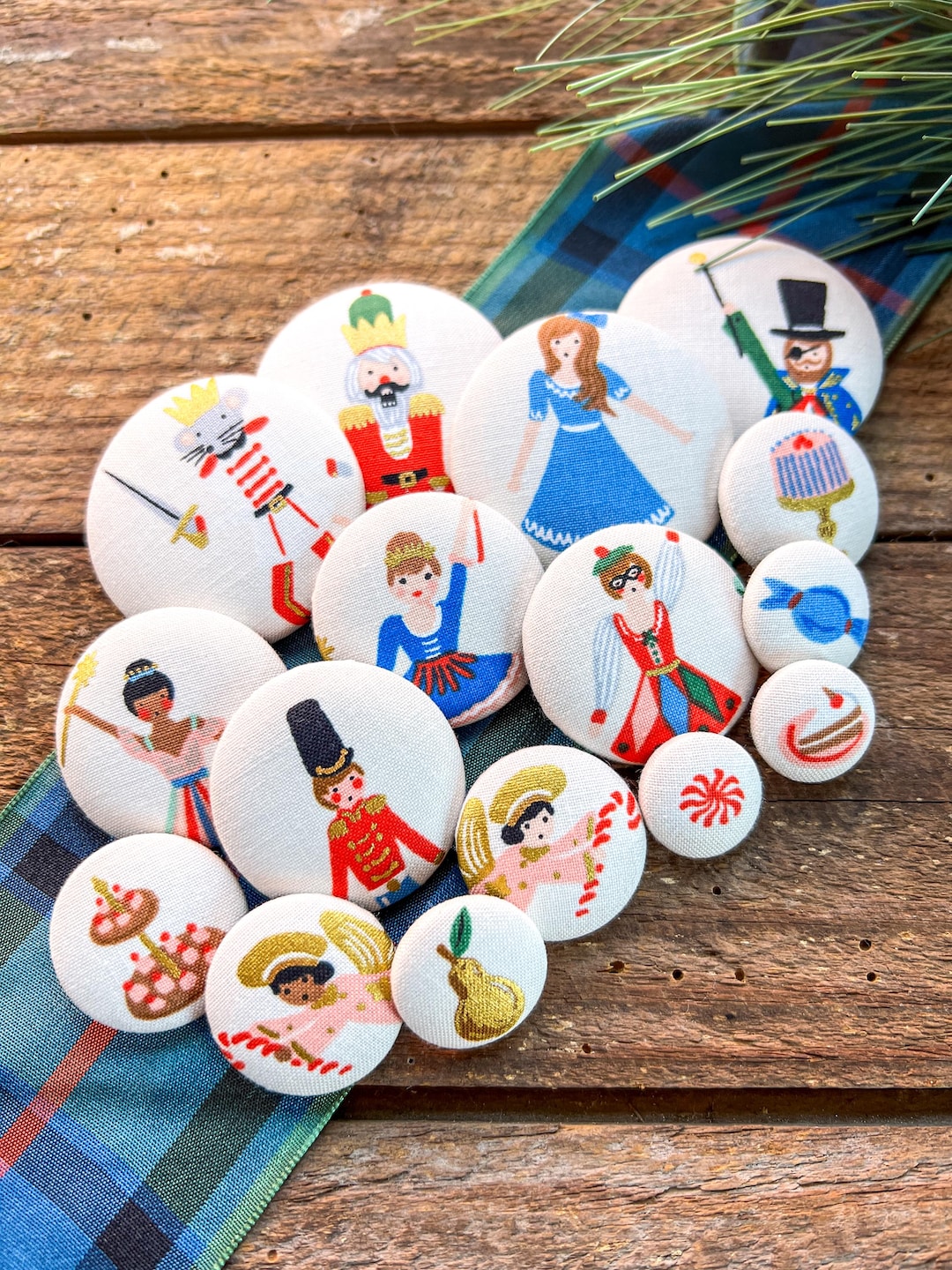 Nutcracker Ballet Holiday Sewing Buttons: Festive Craft Embellishments ...