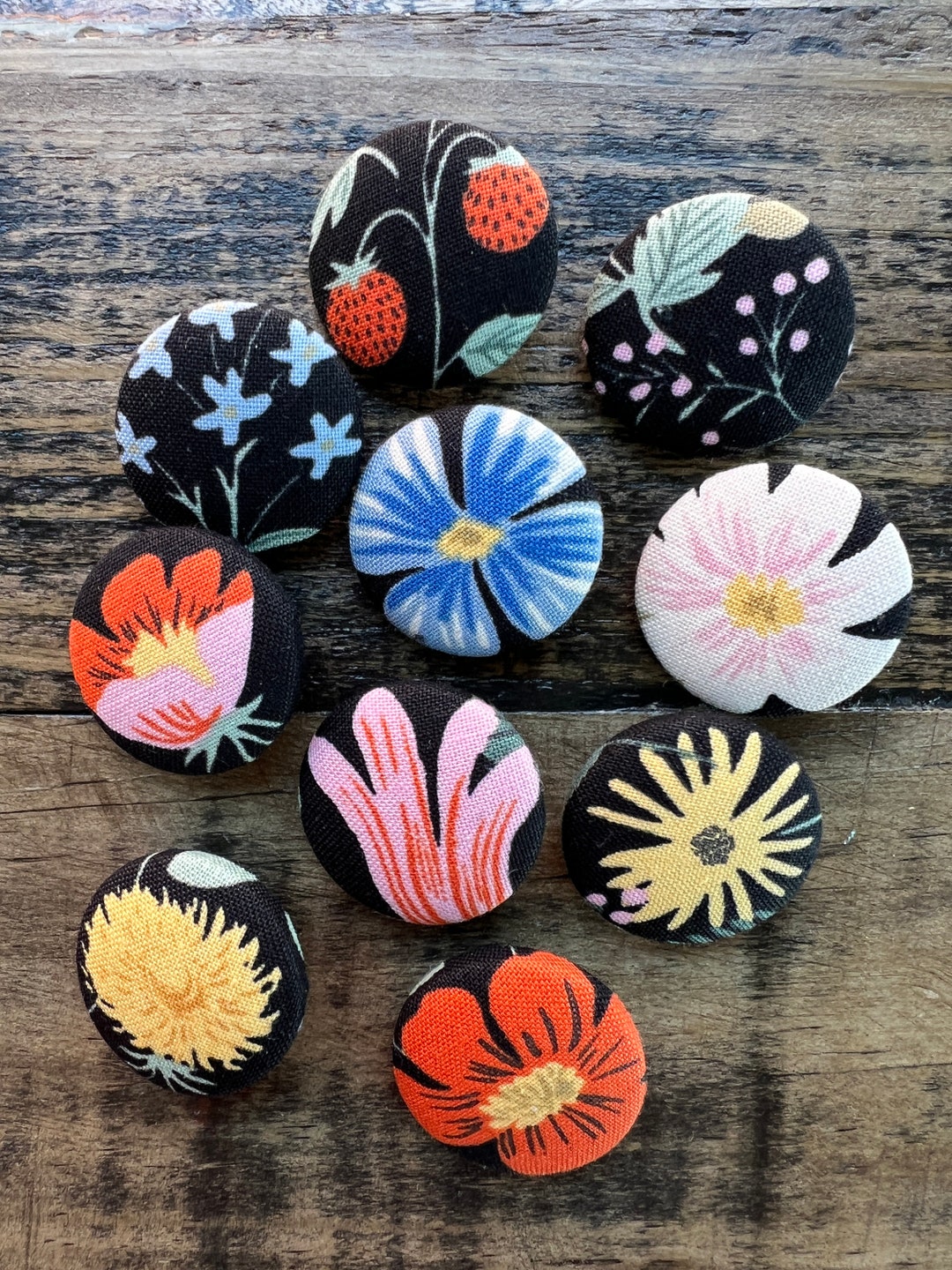 Unique Handcrafted Sewing Buttons Set With Blue and Pink Flower ...