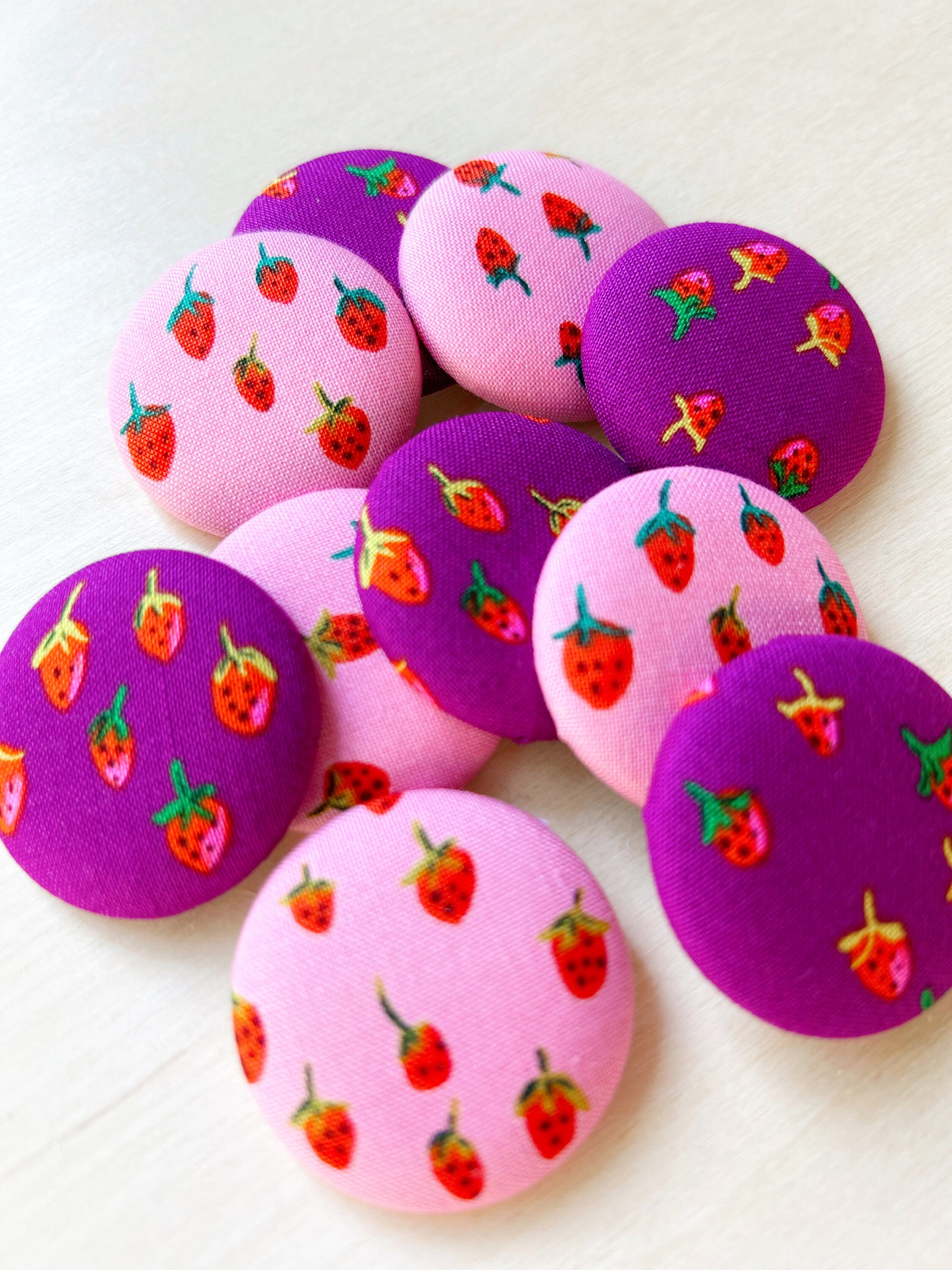 Scrapbooking Choose Size at Checkout buttons for knitting Strawberry ...