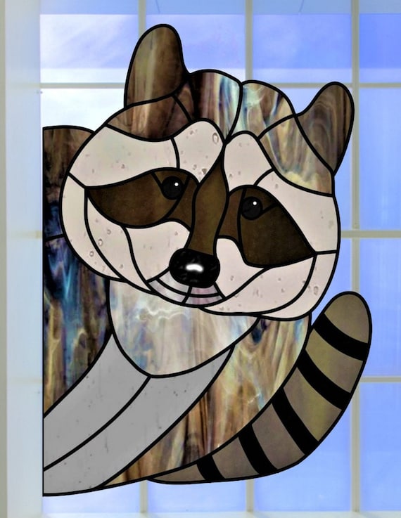 Communion Alien Peeking