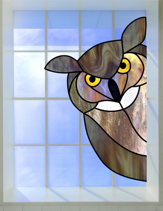 Communion Alien Peeking