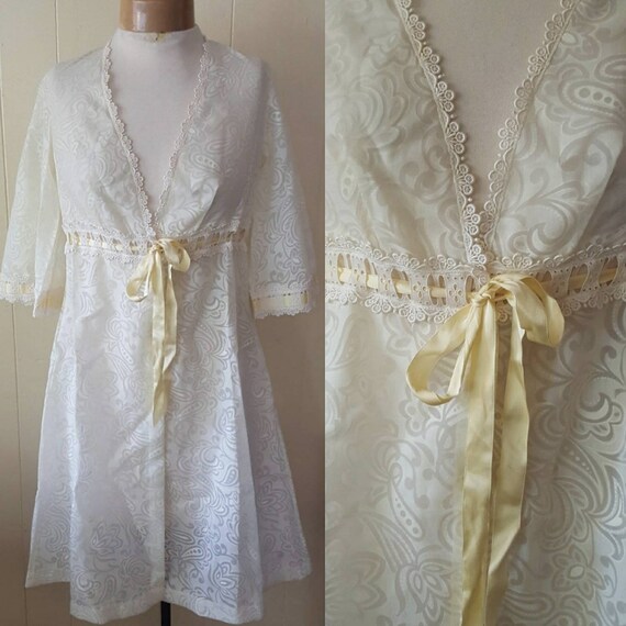 1960s robe lightweight yellow short robes buttercup y… - Gem