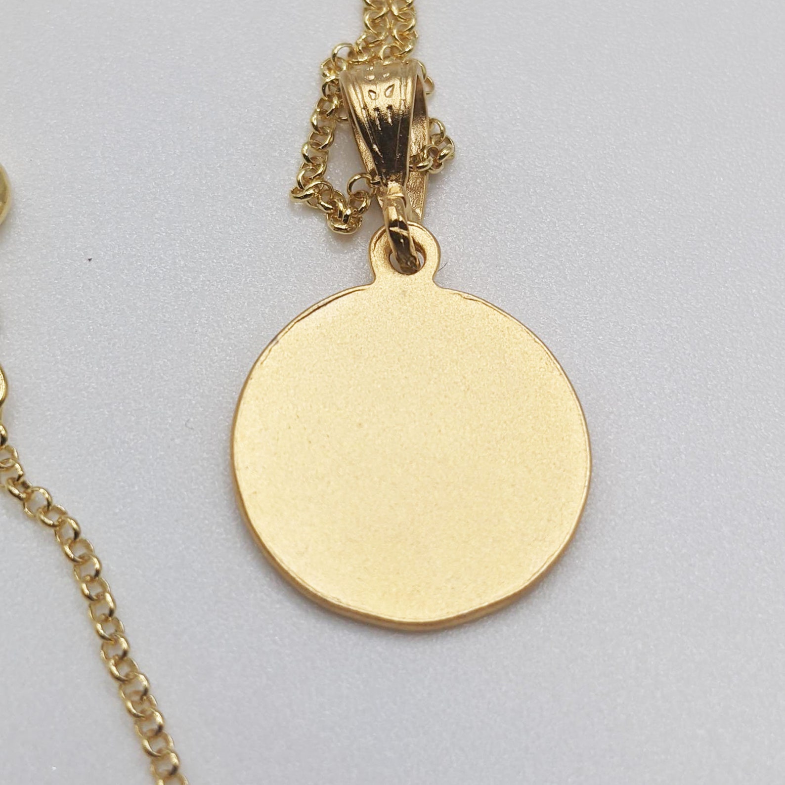 Our Lady of Fatima 16mm Three Children of Fatima 18K Gold - Etsy