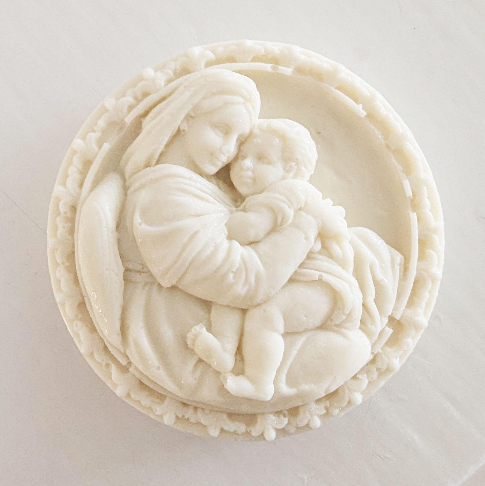 SOAP - Mary & Baby Jesus - Essence of Jesus Fragrance Oil - 4 Ounces - Etsy
