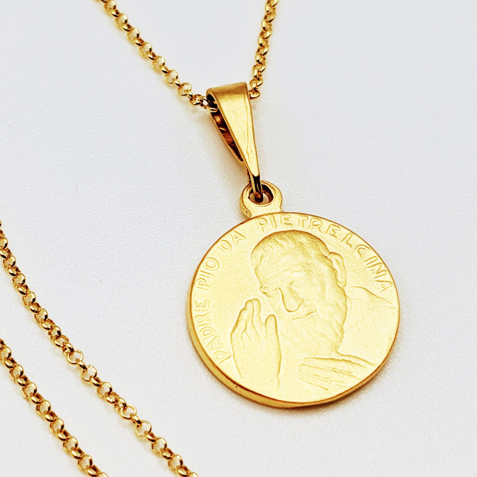 Necklace PADRE PIO De Pietrelcina 17.5mm 18K Gold Vermeil - Etsy
