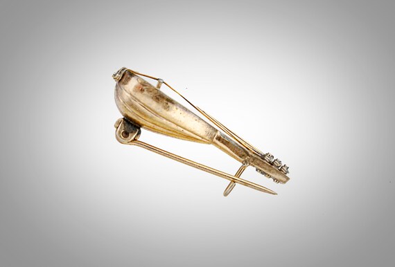 antique round backed mandolin brooch - Gem