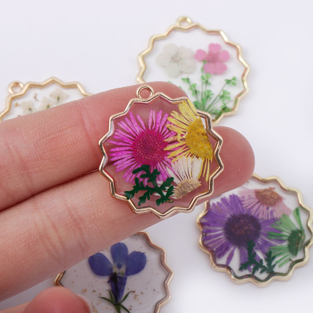 5pcs Gold Pressed Flower Charm Pendant, Dried Flower Plant Resin ...