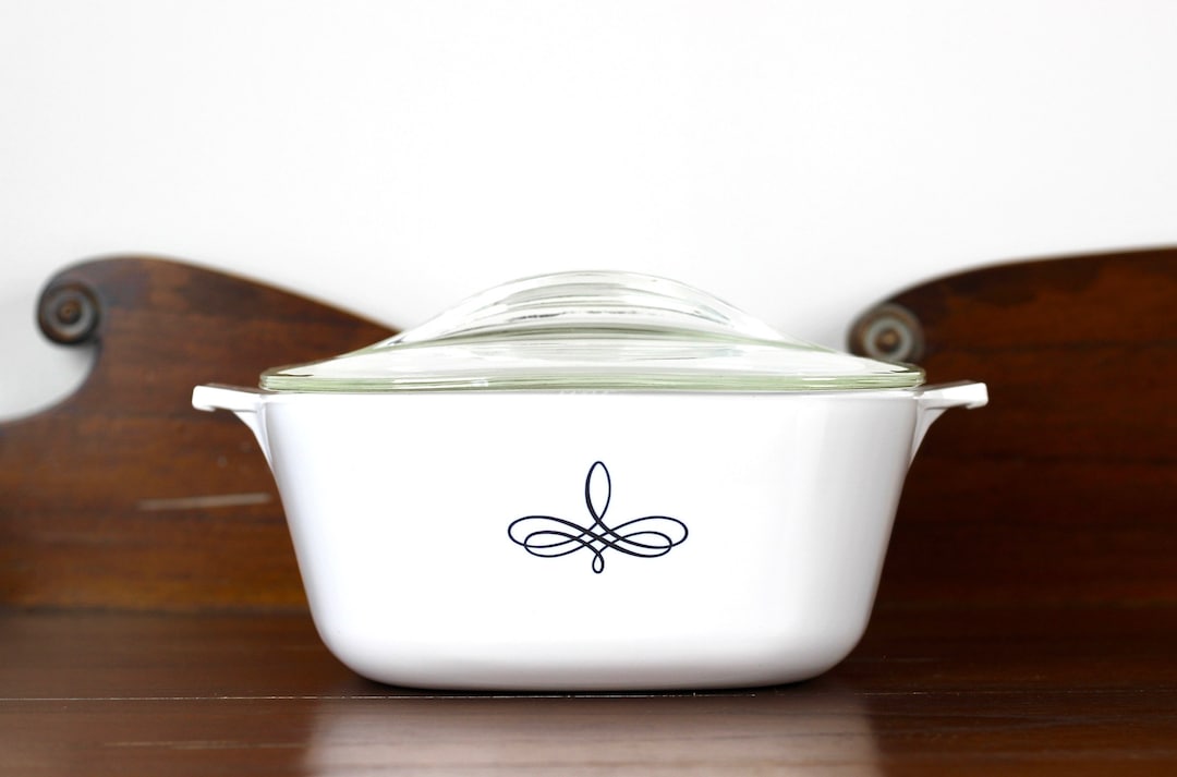 Vintage Corning Ware Trefoil 2 1/2 Quart Casserole With Fin Handle Lid ...