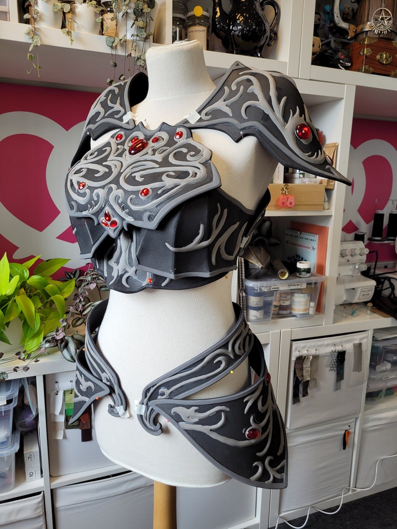 Fantasy Armor Lae'zel Crafting Patterns and Tutorial by Pretzl Cosplay ...