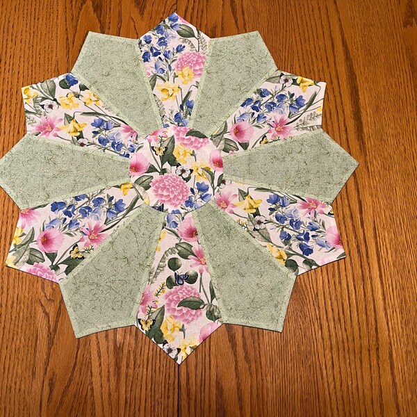 Spring Table Runner - Etsy