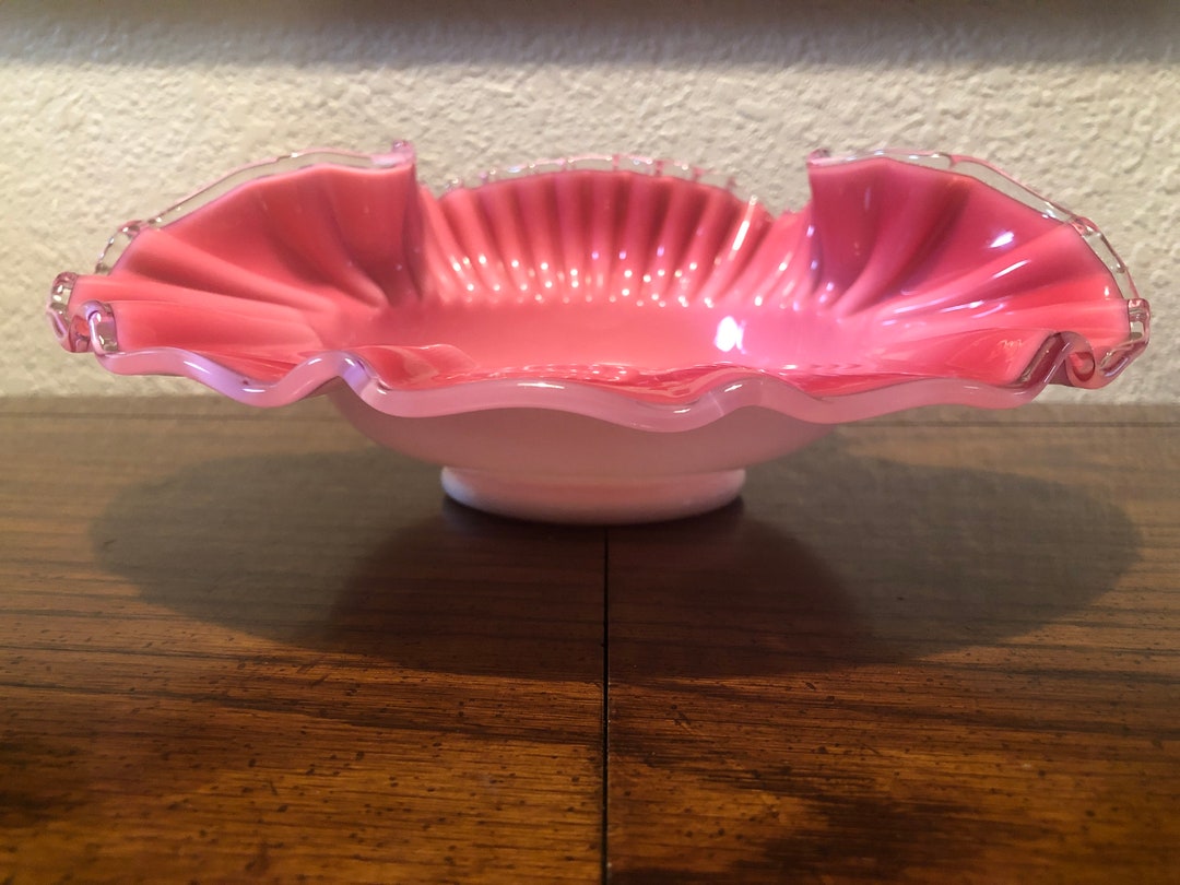 FENTON RUFFLE BOWL, Pink and White Glass Bowl, Ruffle Edge Fenton Pink ...