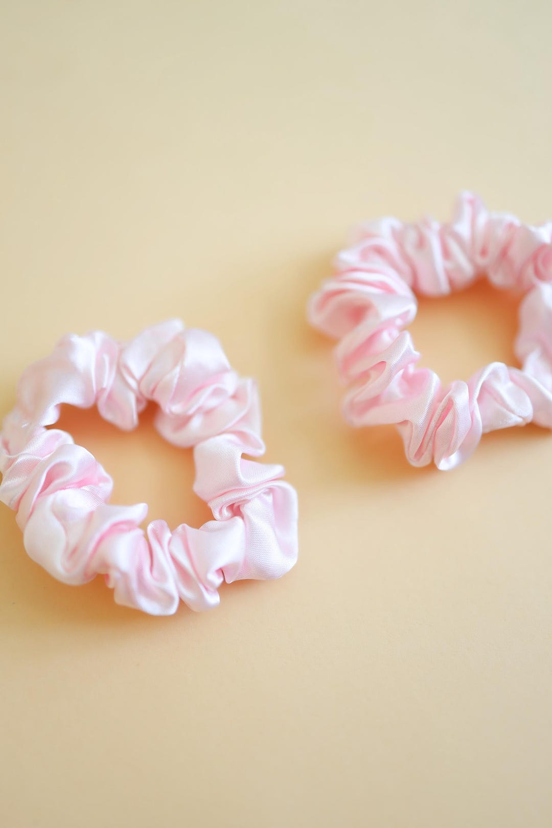 2 Pack Toddler Chunky Pigtail Scrunchies, Pink Satin Scrunchies, Girls ...