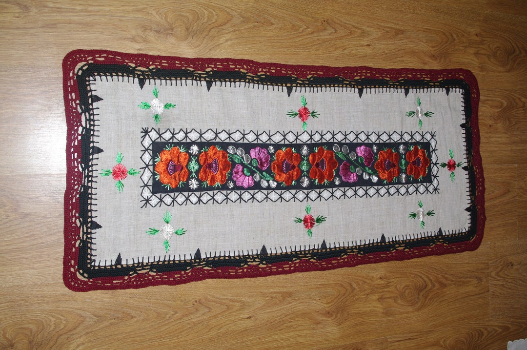 Linen Hungarian Table Runner MAYTO Kalocsa Folk Art Hand Embroidered ...