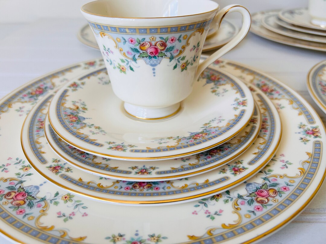 Royal Doulton Romance Collection Juliet Pattern China Service for Four ...