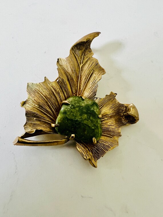 Pretty Gold Leaf Pin With Green Center Stone Fall Autumn - Etsy