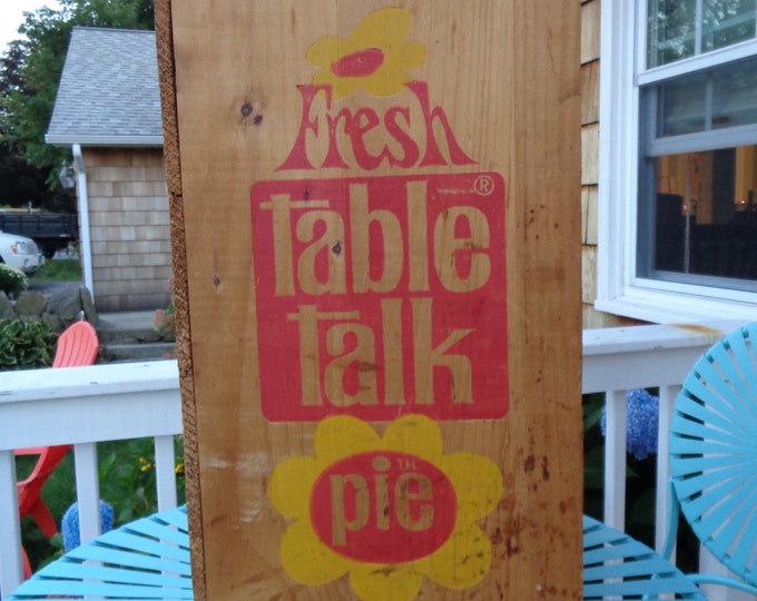 Table Talk Pie Crate, Delivery Crate, Includes Marked Pie Tin, Prim ...