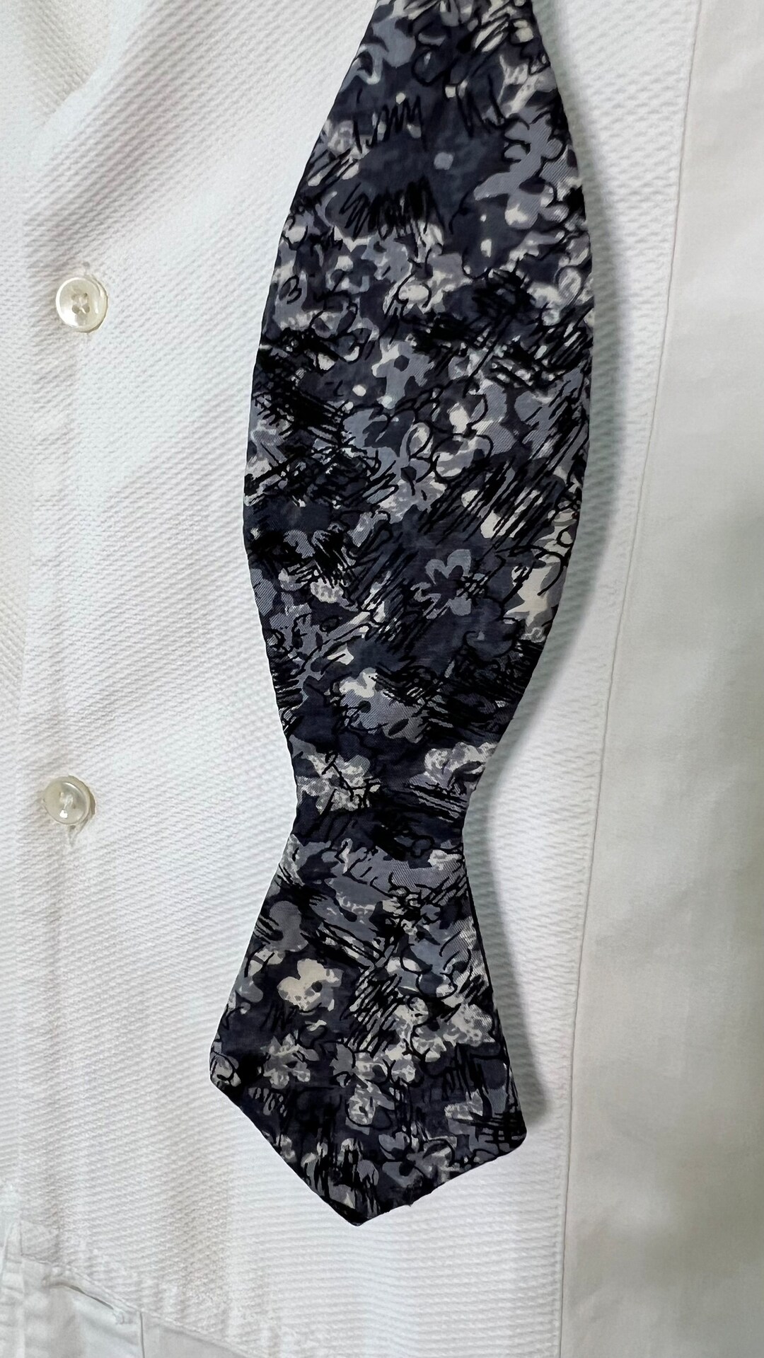 Vintage ERNEST J. CARSTON Floral Pop Art Bowtie. - Etsy