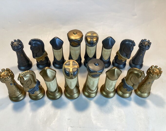 VTG Chess Set Medieval Gothic Duncan Mold Complete 32 Pcs Mid Century ...