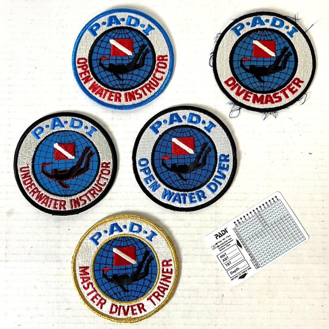 PADI Scuba Vtg 5 Patch Lot + Table Card Master Diver Train Divemaster ...