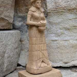 Assyrian Sumerian Goddess Inanna Ishtar Mari Lady of Wel Spring ...