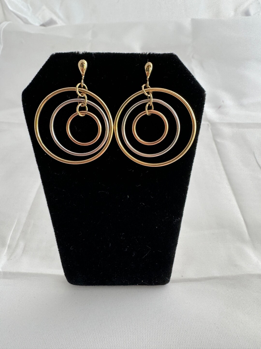 14K Solid Gold 3 Ring Hoop Earrings Whimsical Rose Yellow White Gold ...