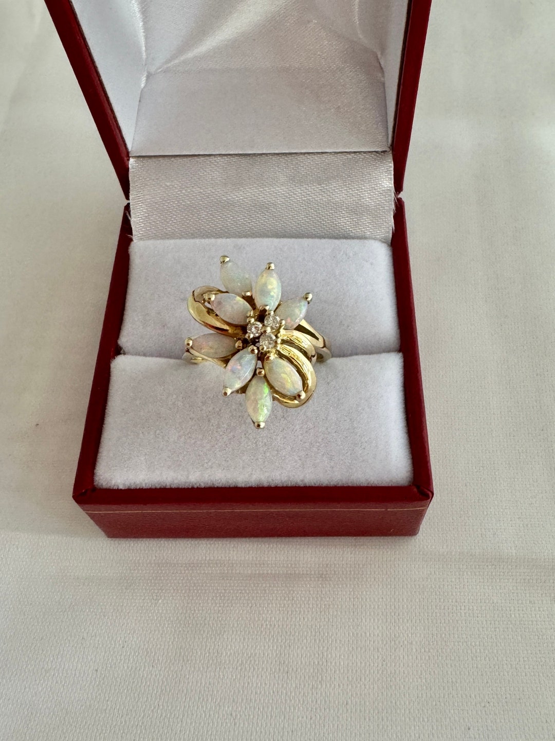 14K Solid Gold 8 Firey Marquise 3 Opals Central 5.7 Grams Accent ...