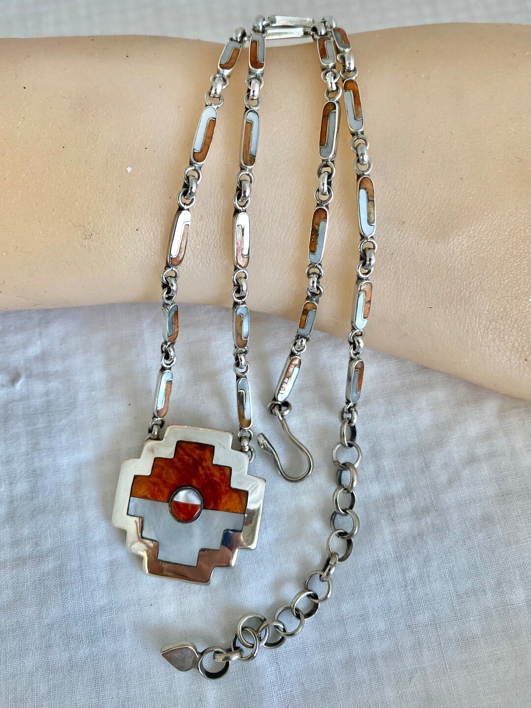 AMA Spiny Oyster MOP Inlaid Chain and Pendant 950 Sterling Silver ...