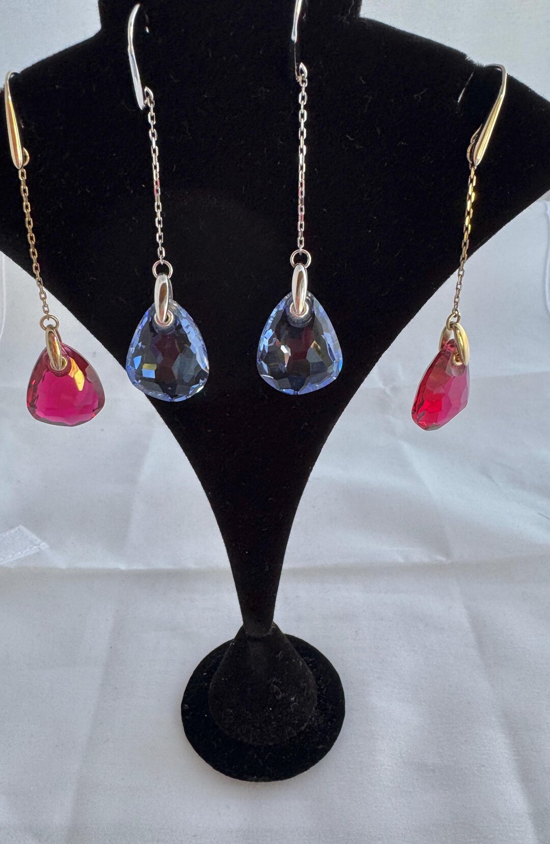 Genuine Swarovski 2 Pair Gatlet Long Dangle Drop Swan Logo Earrings Red ...