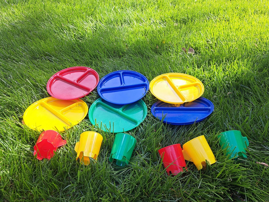 Vintage Jerywil Plastic Picnic Set in Bright Prime Colors, Six Person ...