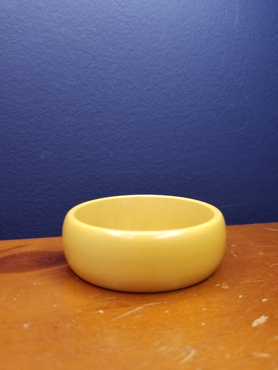 Gorgeous Vintage Bakelite Pale Yellow Bangle Bracelet - Gem