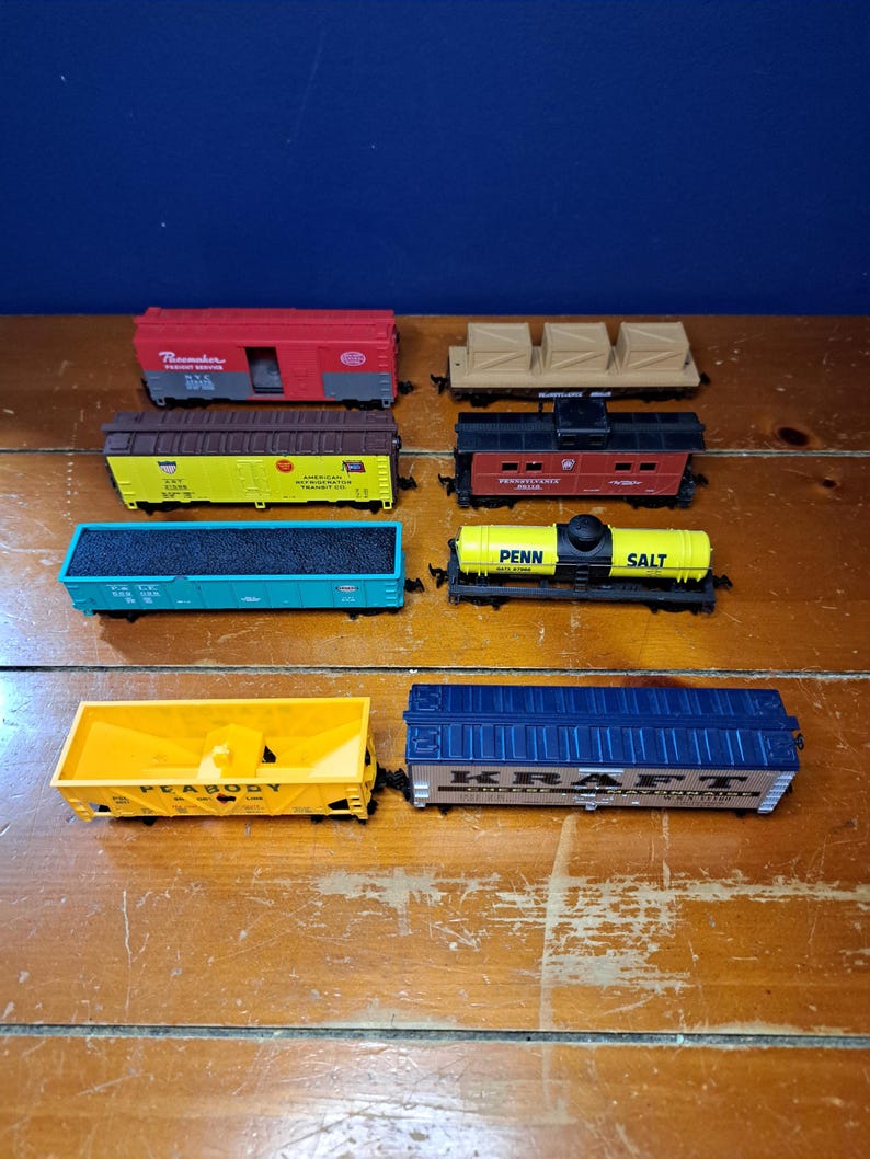 Vintage Train Set With Nine Cars, One Engine, Tracks and Control Box - Etsy