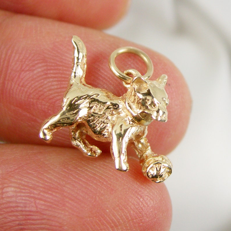 Kitten Cat Playing With Wool Ball Solid 3 Dimensional Charm Pendant ...