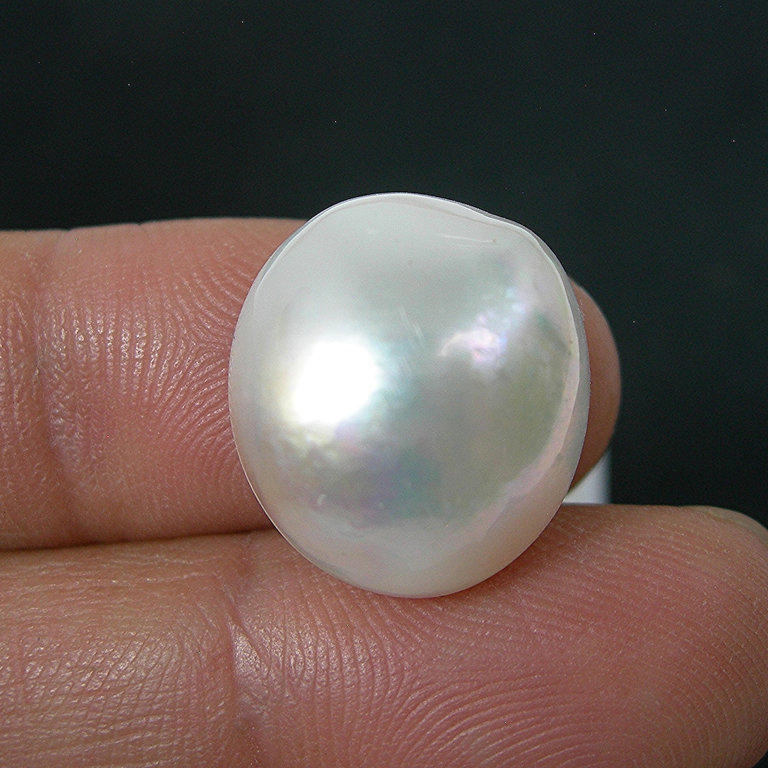 18x16 Mm Oval Fine Luster White Colour Rainbow High Dome Natural ...