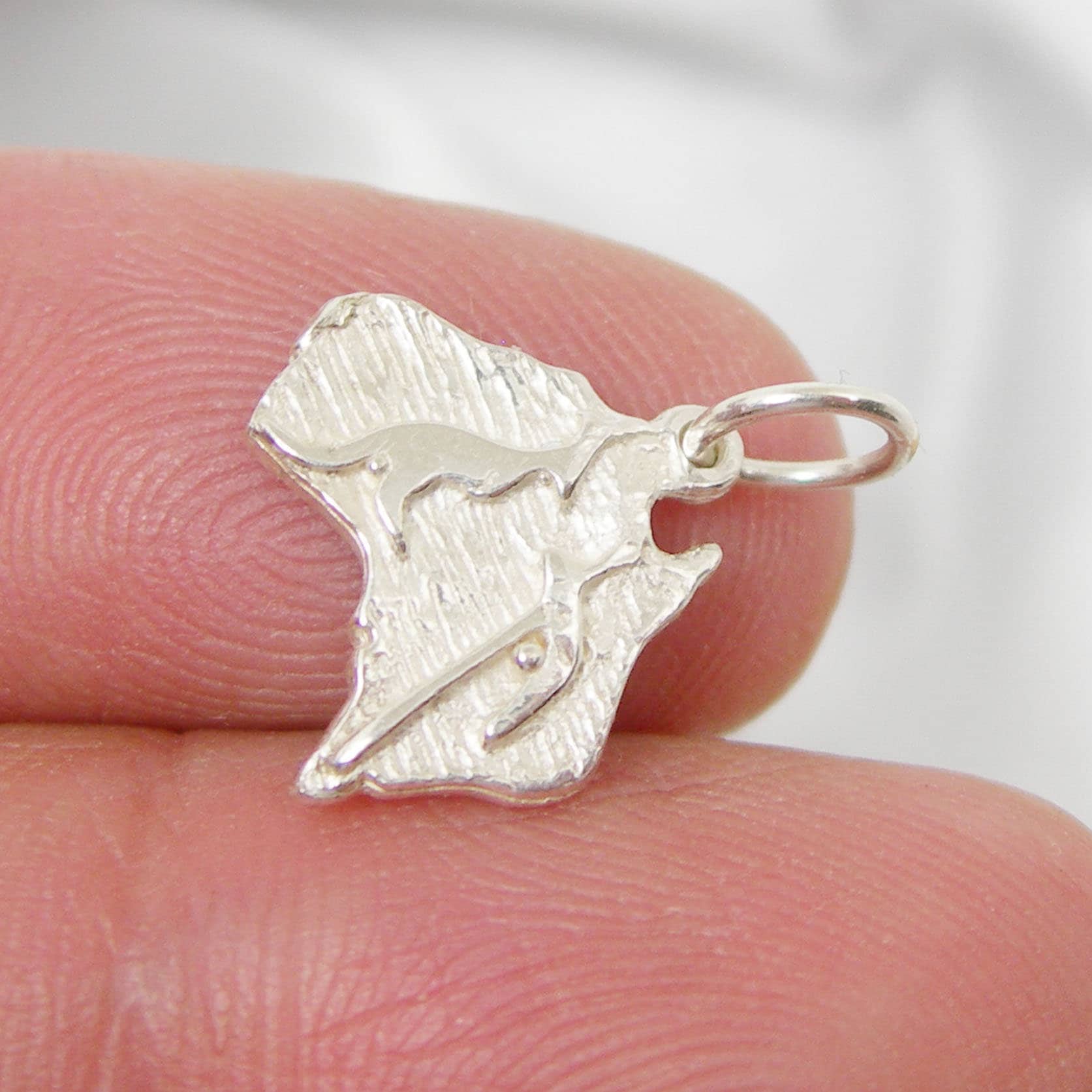 Map of Australia Charm Pendant Available in Genuine 925 | Etsy New Zealand