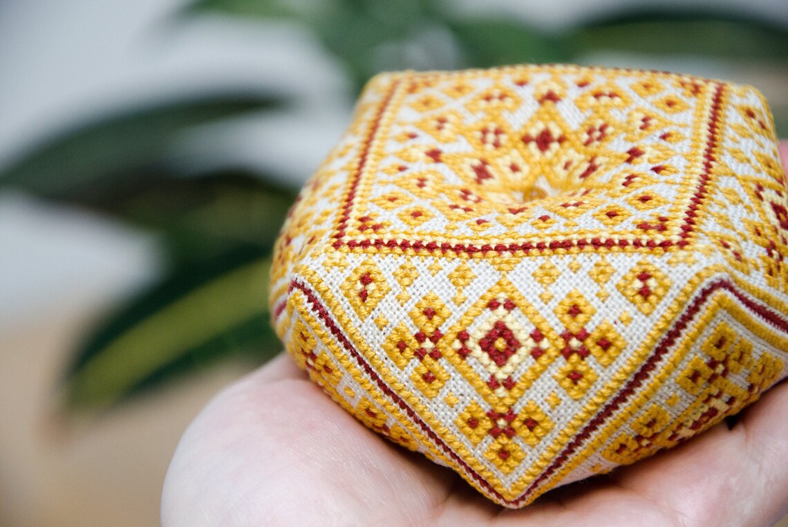 Amber Biscornu PDF CHART Cross Stitch Pattern / Counted - Etsy