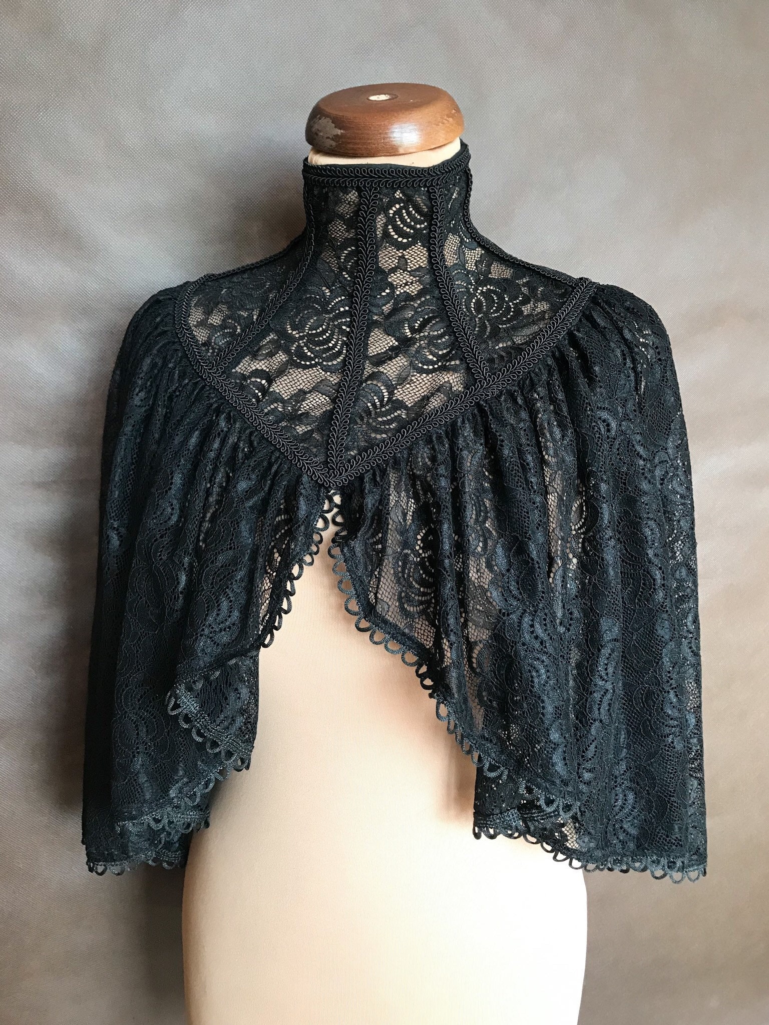 Romantic Cape Elegant Gothic Lace CAPE Jacket Enlorured With - Etsy