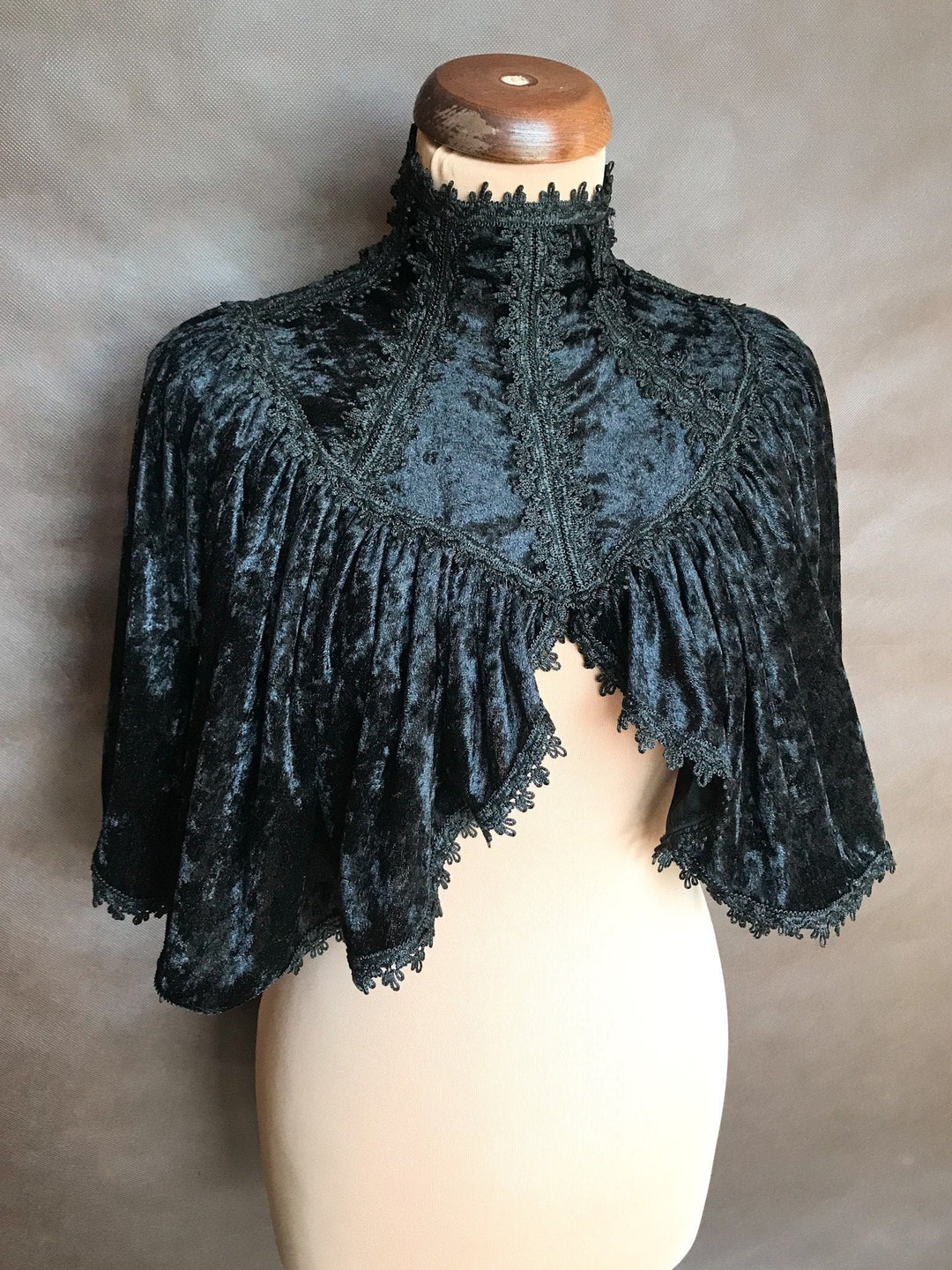 Romantic Cape Elegant Gothic Velvet CAPE Jacket, Enlorured With Satin ...