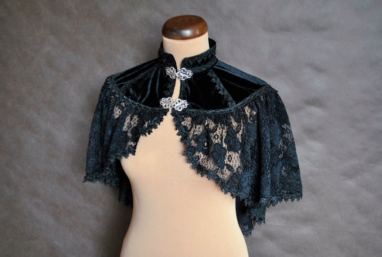 Gothic Victorian Vampire Elegant Burlesque Lolita Black LACE CAPE Black ...