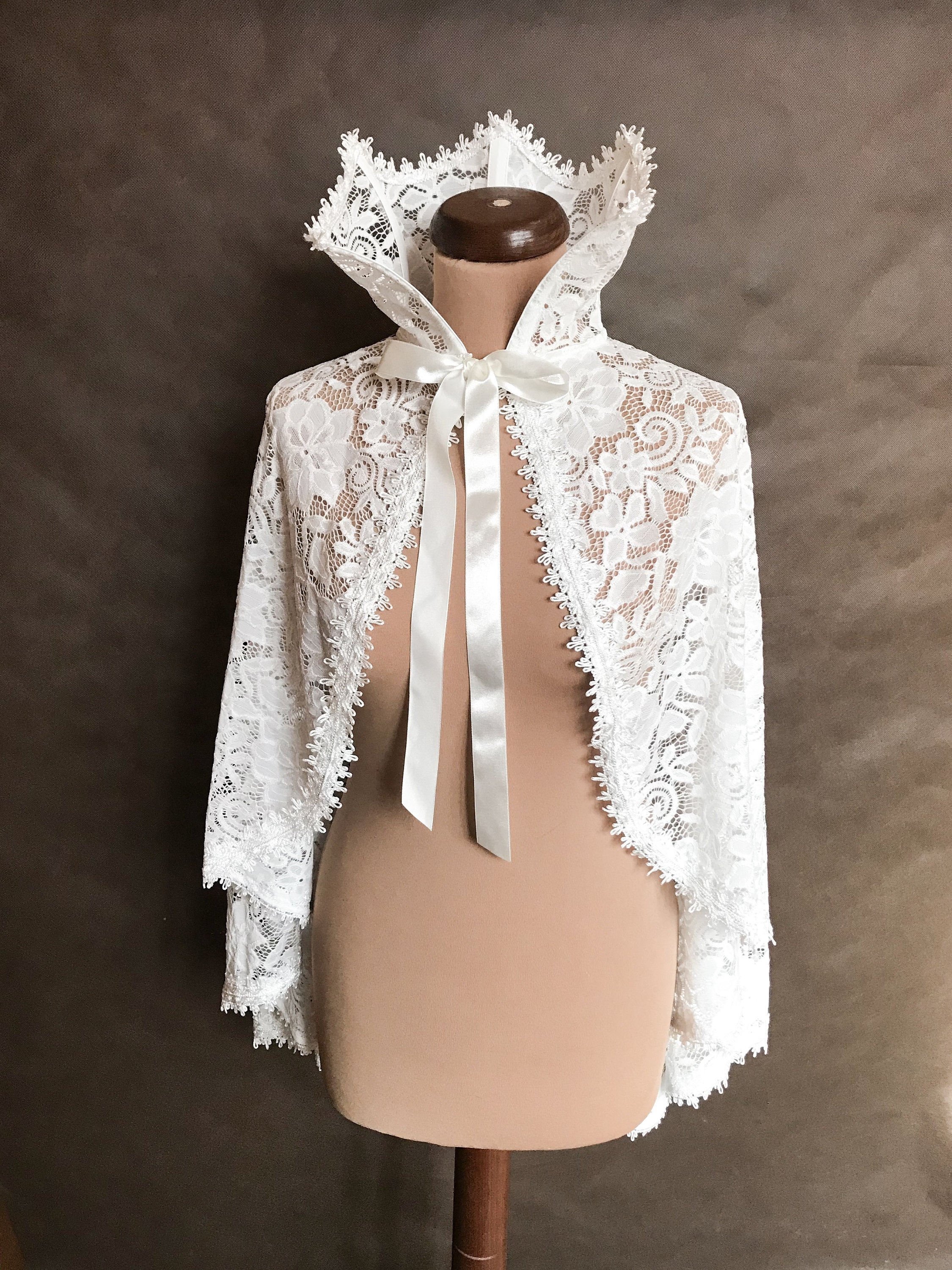 Romantic, bridal ivory cape with big stand-up collar, prom, goes to ...