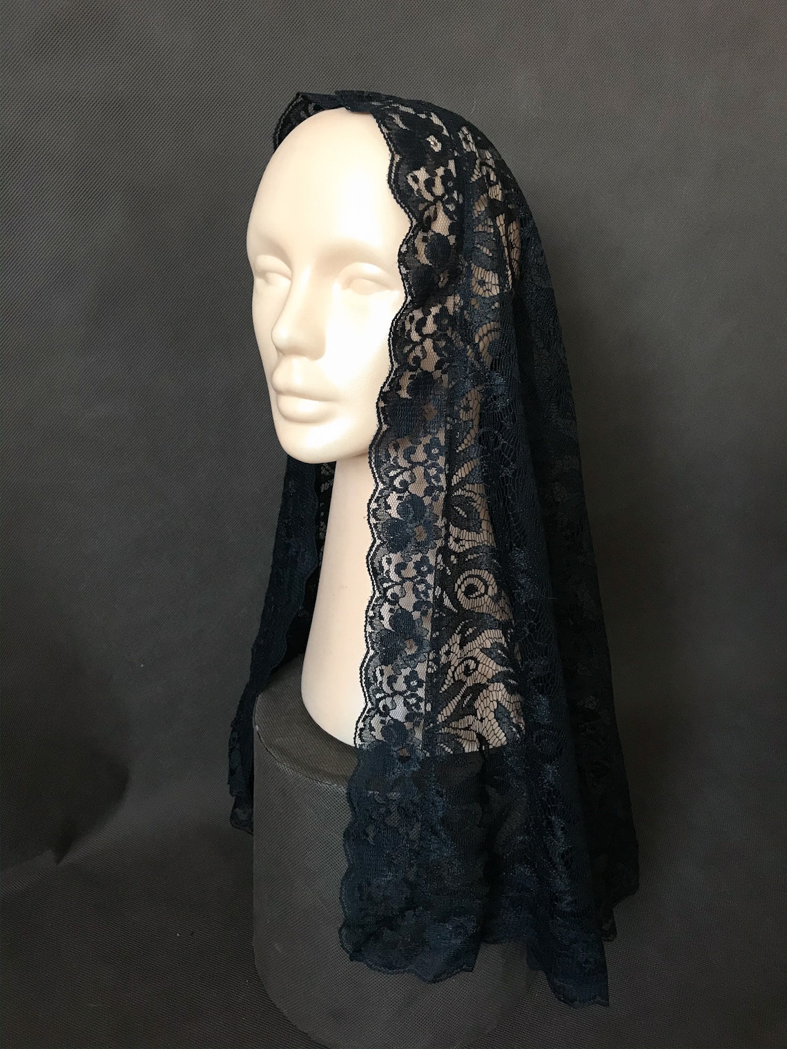 Elegant Black Mantilla D-shape Lace Chapel Veil With Lace - Etsy