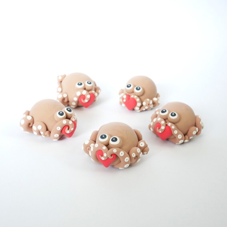 Valentine's Day Octopus Holding Heart Totem Ornament | Etsy