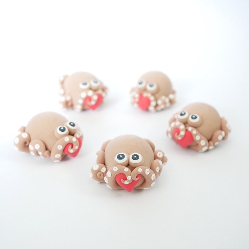 Valentine's Day Octopus Holding Heart Totem Ornament | Etsy