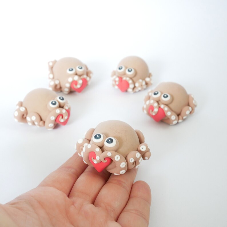 Valentine's Day Octopus Holding Heart Totem Ornament | Etsy