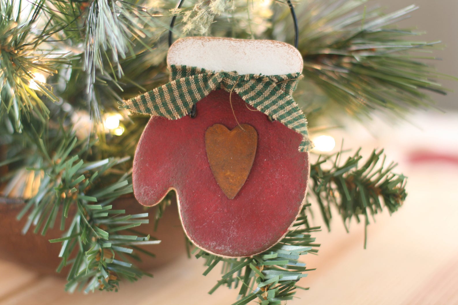 Hanging Primitive Mitten Christmas Decoration, Rustic Winter ...