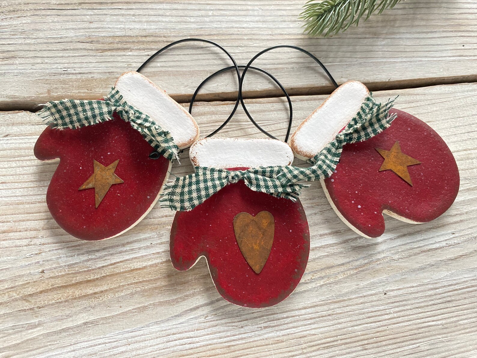 Hanging Primitive Mitten Christmas Decoration, Rustic Winter ...