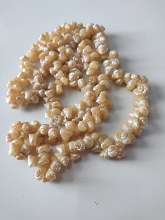 Vintage Art Deco Iridescent Trochus Shell Necklace ~ - Gem